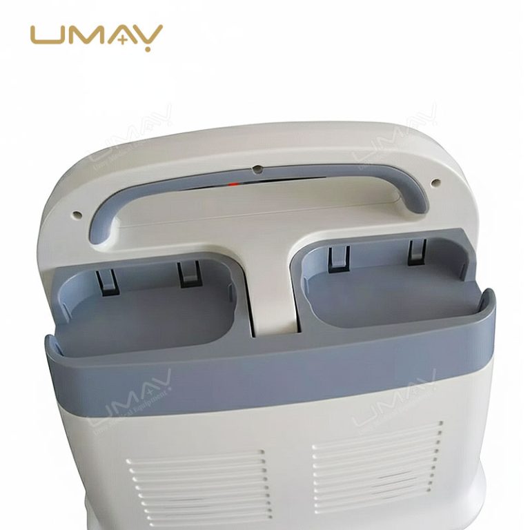 Defibrillator monitor with 7-inch display and advanced ECG capabilities